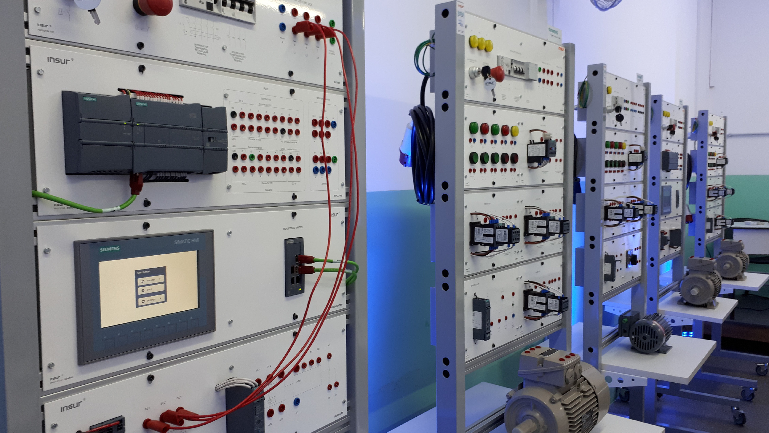 SISTEMA DE ENTRENAMIENTO EN AUTOMATIZACION CON PLC S71200, HMI, CONTACTORES. AVANZADO – Korpus